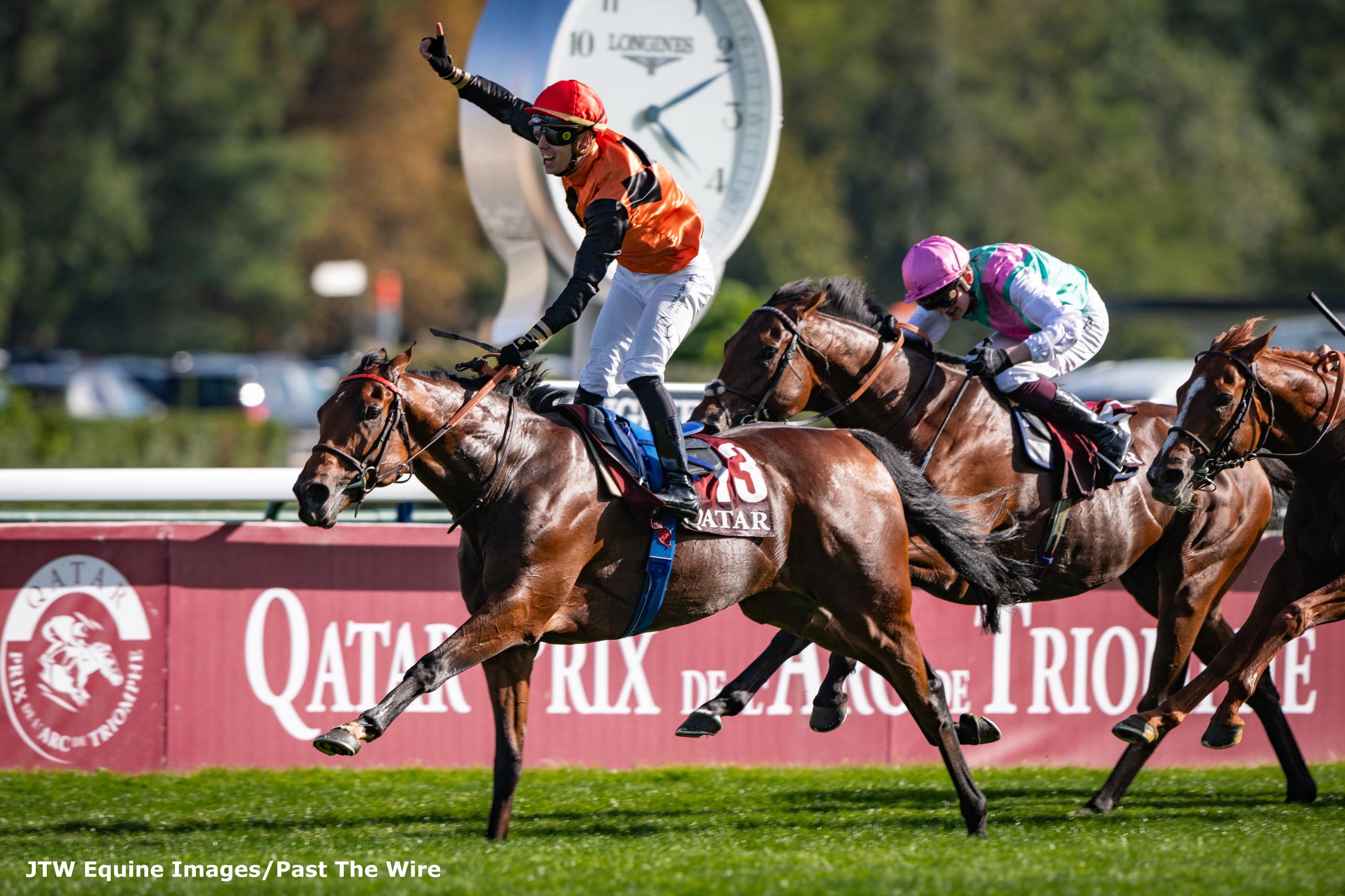 Watch Longchamp on FOX Sports! - Past The Wire