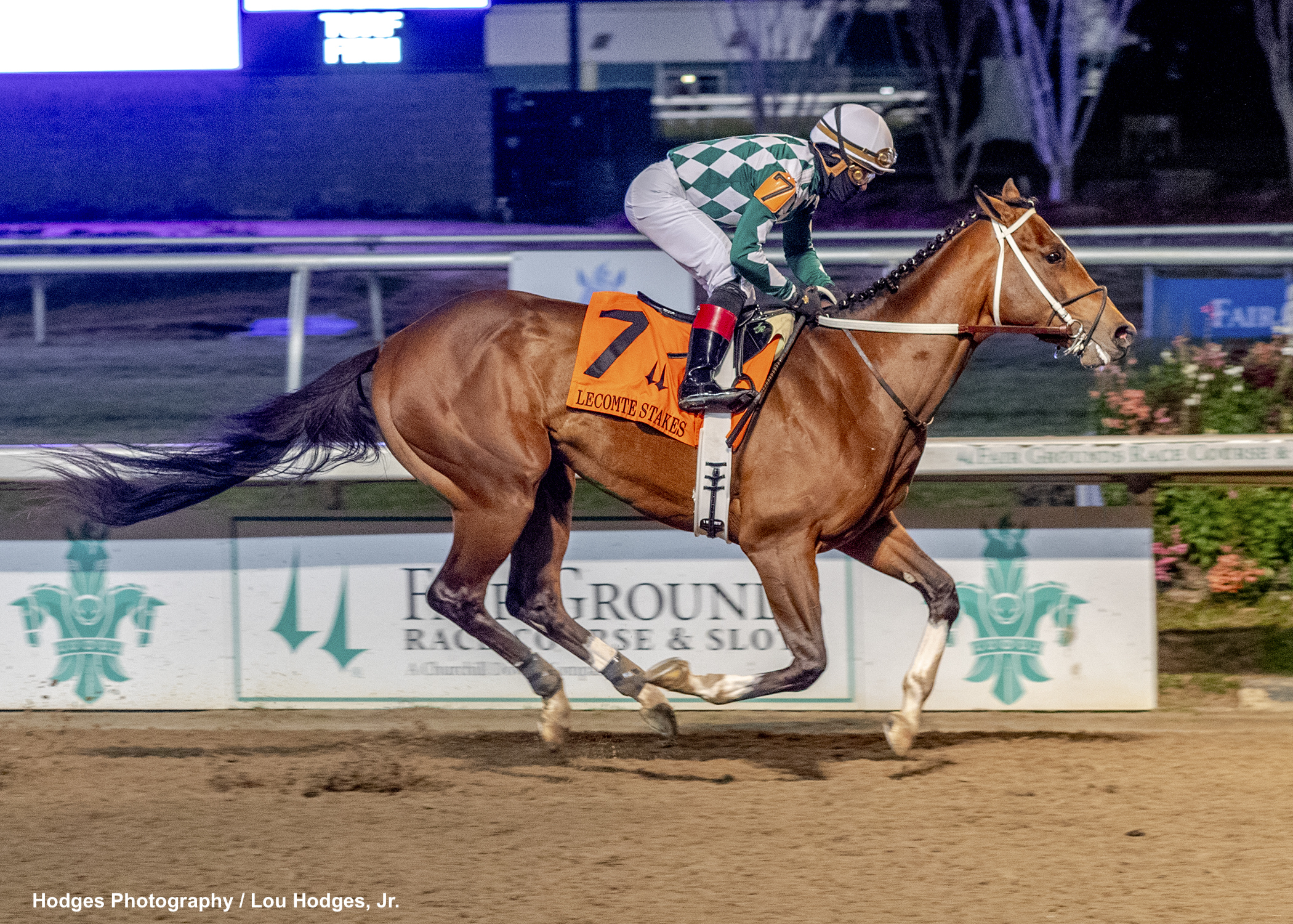 Track Phantom Delivers Lecomte Knock Out Punch - Past The Wire