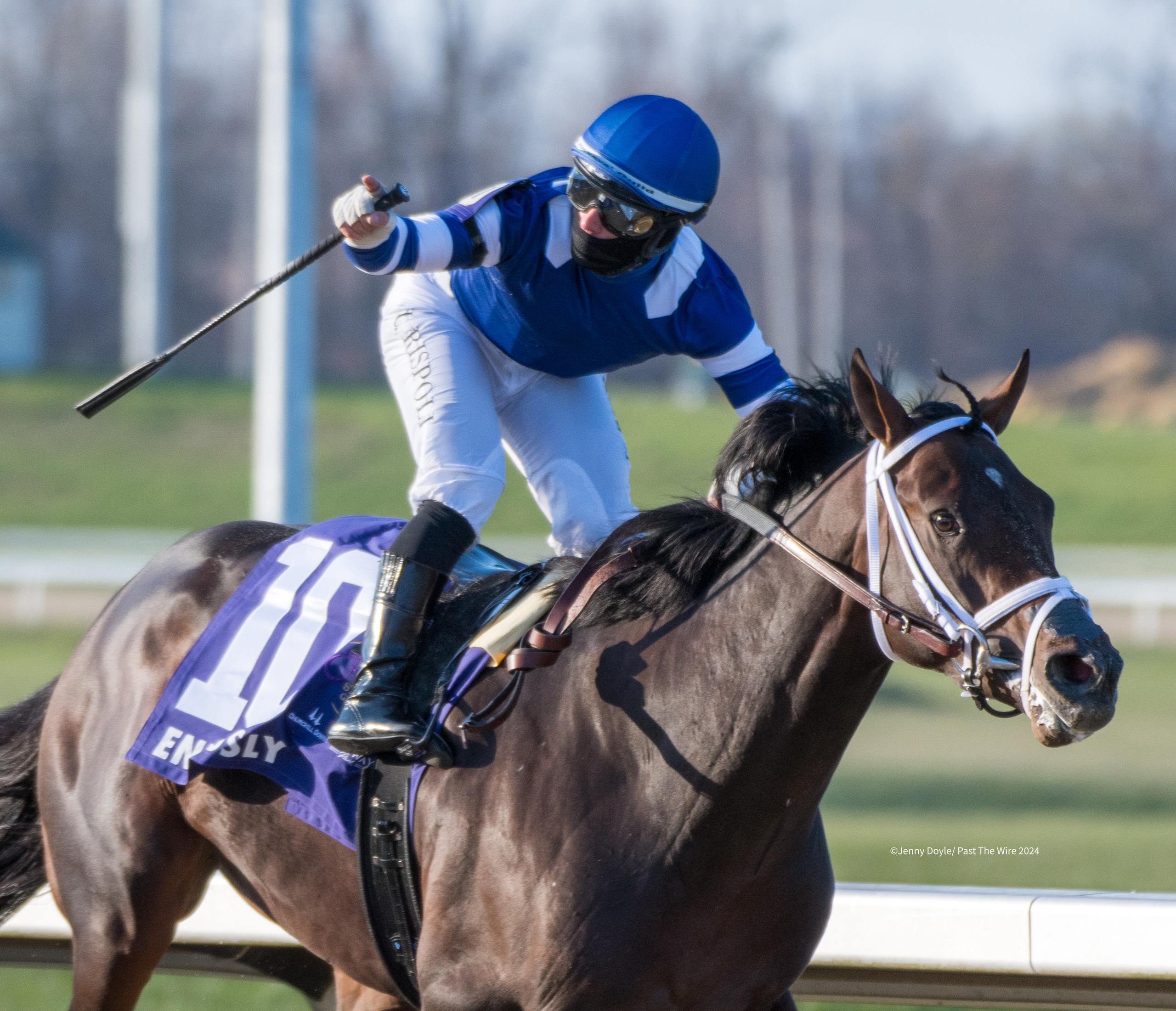 Endlessly Returns To Work Tab - Past The Wire