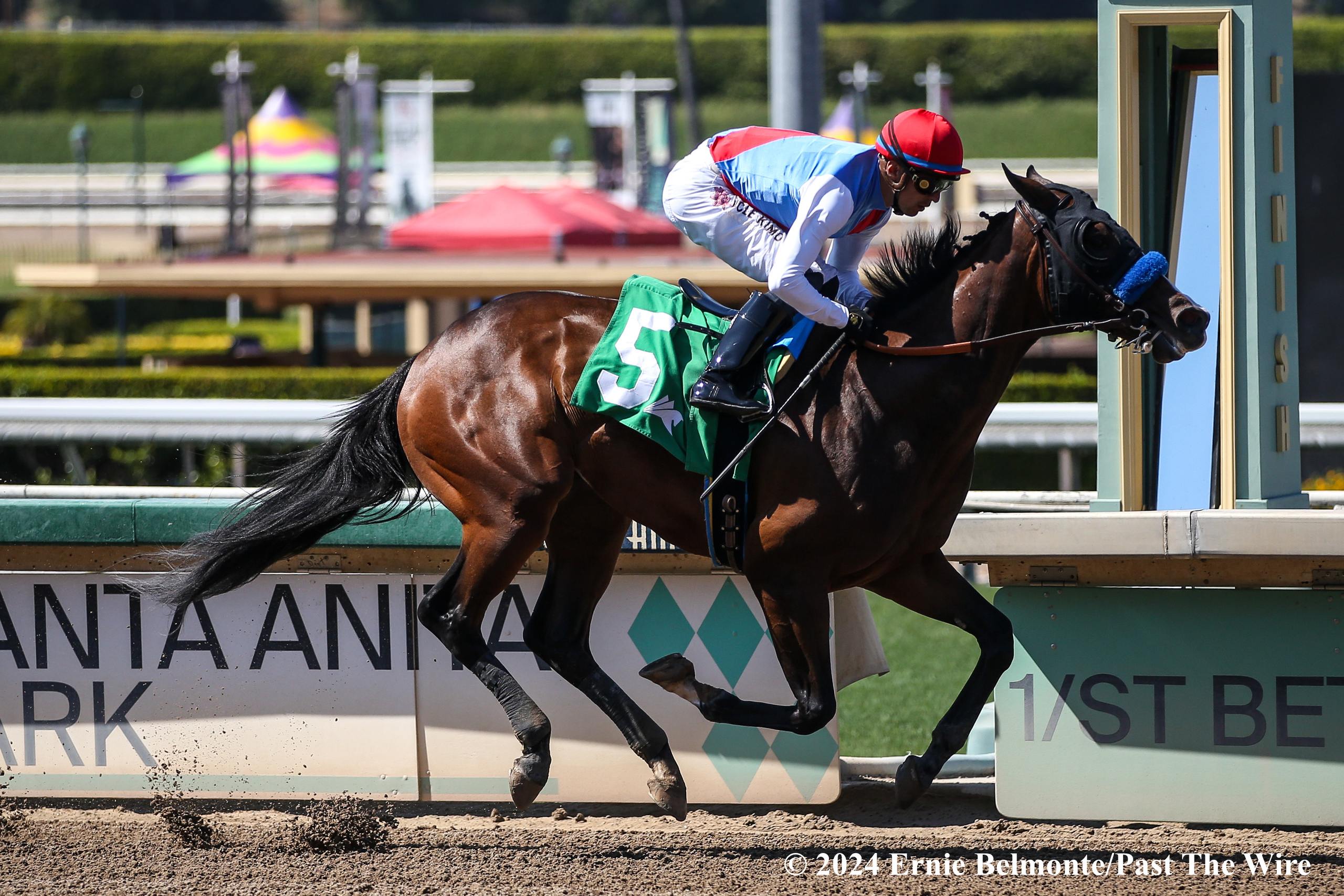 $1.8M Nooni Dazzles on Debut at Santa Anita - Past The Wire