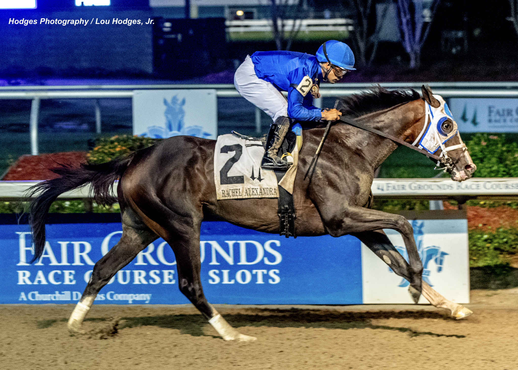Good Cheer Commanding in Rachel Alexandra - Past The Wire