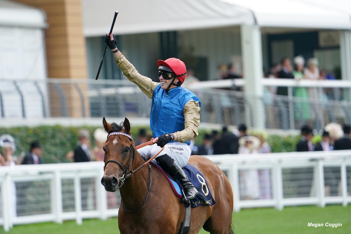 Lazzat le Meilleur in QEII Jubilee - Past The Wire