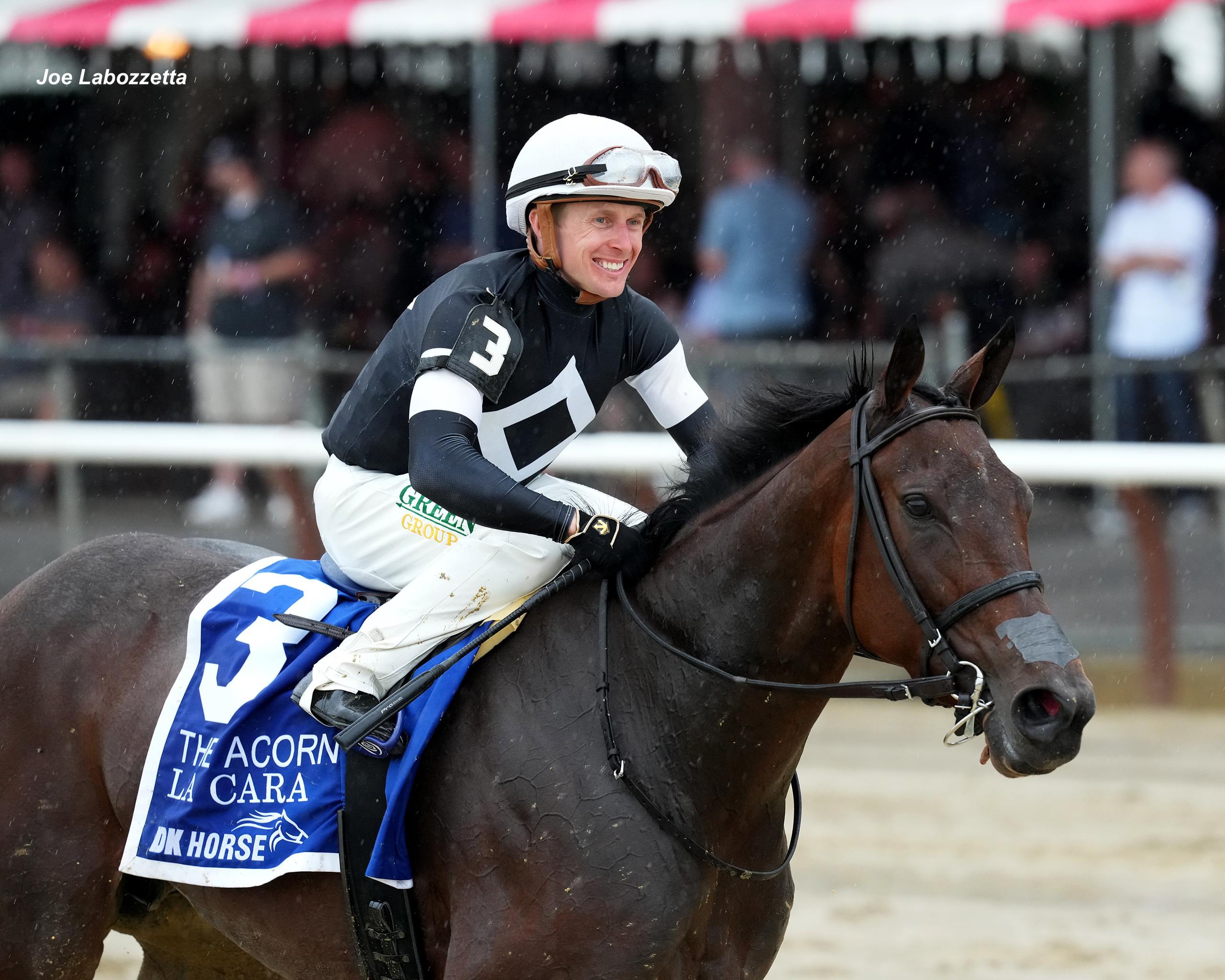 La Cara Upsets with Style in Acorn - Past The Wire