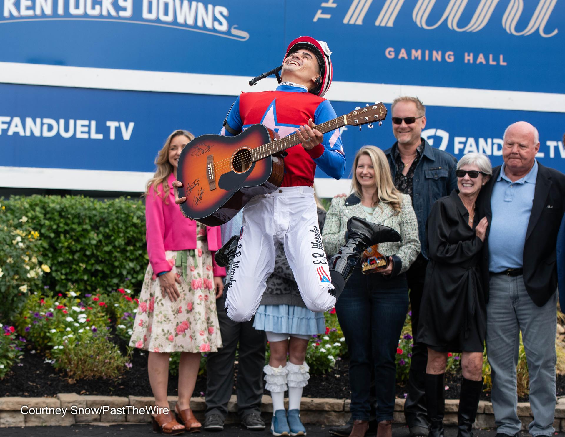 Epic Ride Relishes the Turf in G3 Mint Millions - Past The Wire