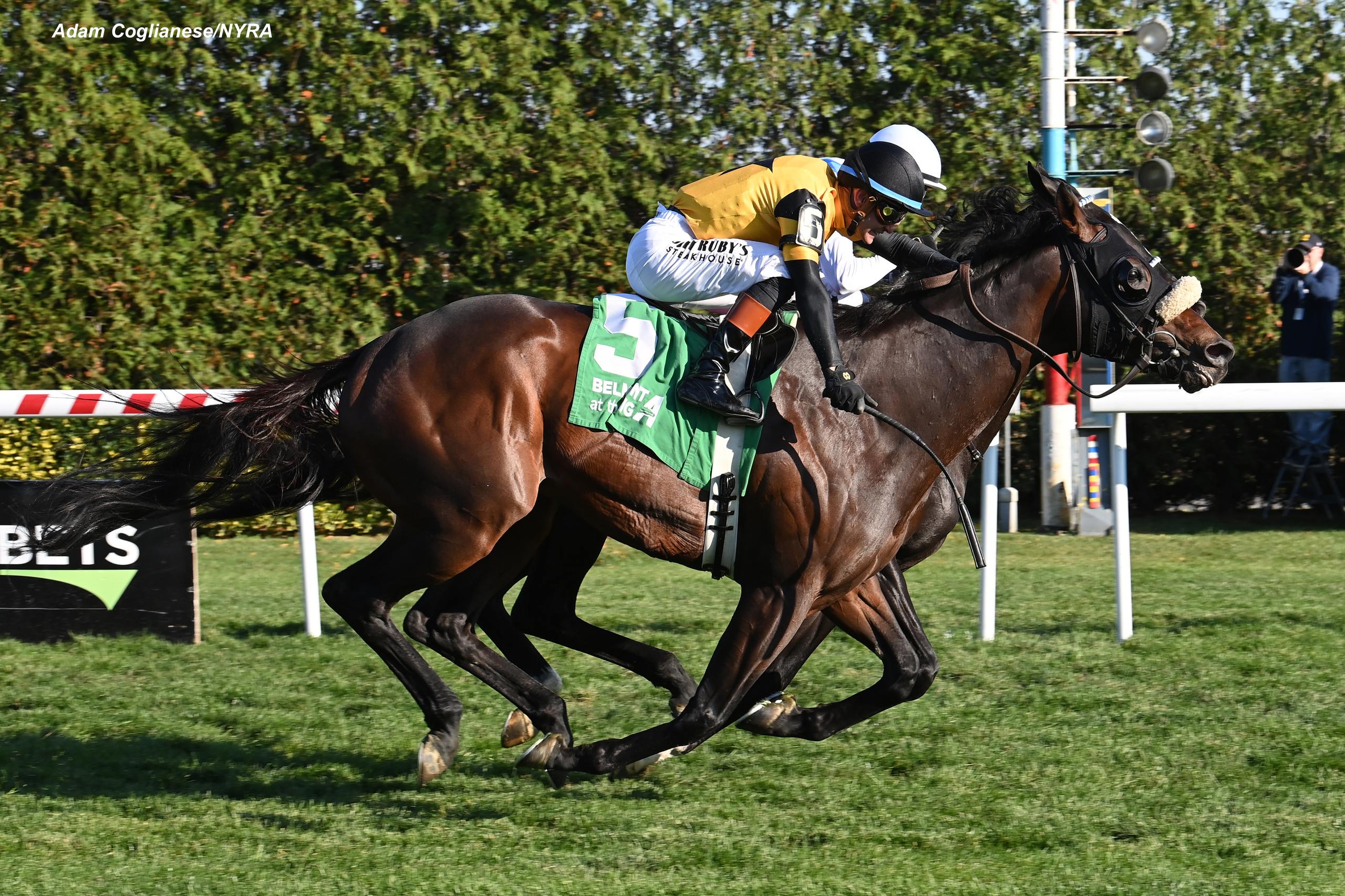Cugino and Prat Sizzle in G2 Red Smith - Past The Wire